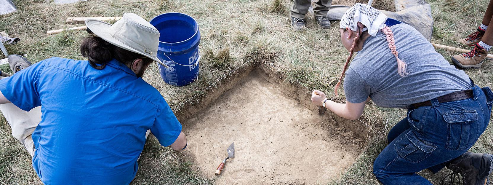 Students share their enthusiasm for Archaeology at campus site | Purdue ...